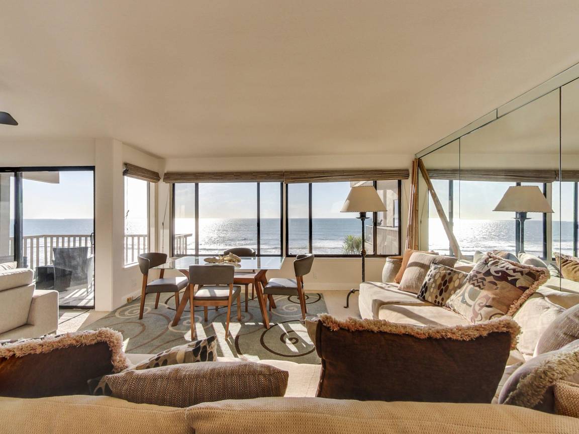 112 M² Apartment ∙ 2 Bedrooms ∙ 4 Guests - Solana Beach, CA