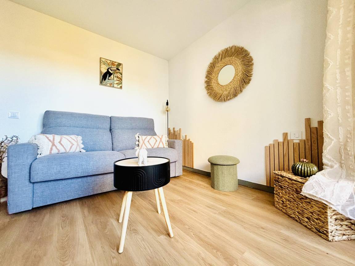 38 M² Ferienwohnung ∙ 1 Schlafzimmer ∙ 3 Gäste - Roses