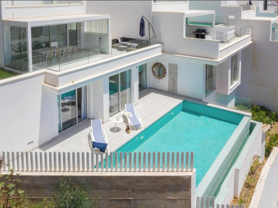 800 M² Villa ∙ 4 Bedrooms ∙ 8 Guests - Costa Tropical