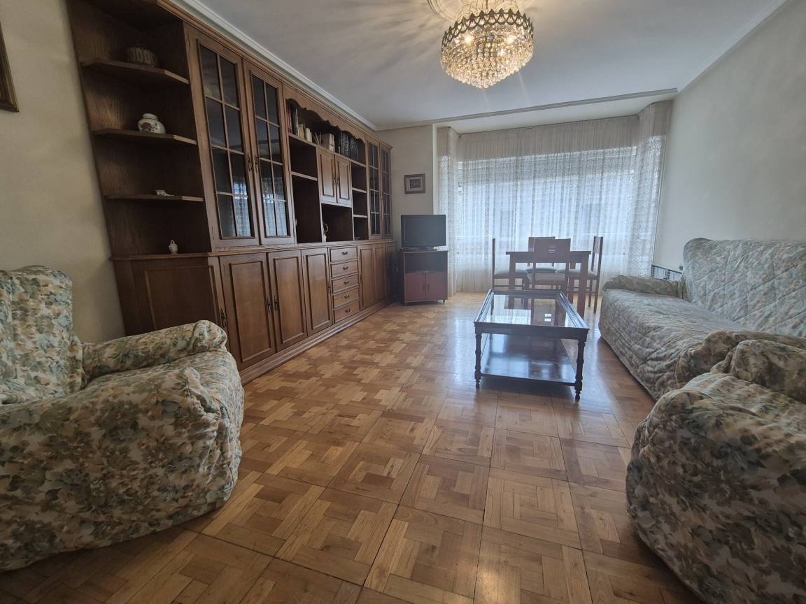 88 M² Apartamento ∙ 3 Habitaciones ∙ 6 Huéspedes - Villaviciosa