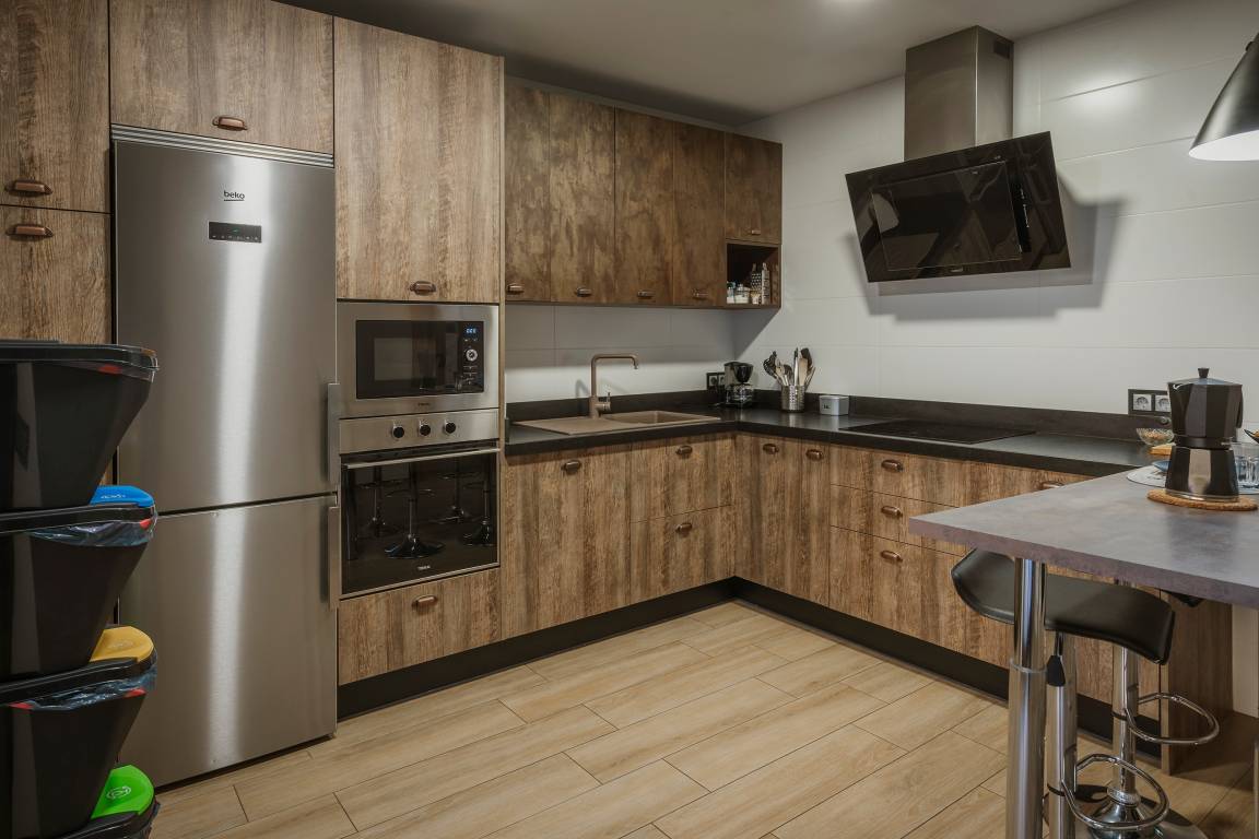 300 M² Casa ∙ 6 Habitaciones ∙ 12 Huéspedes - Aranda de Duero