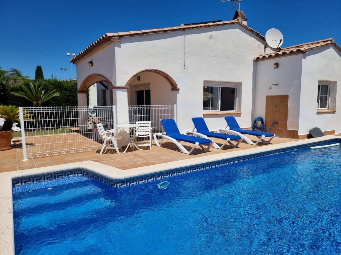 90 M² Maison De Vacances ∙ 2 Chambres ∙ 4 Personnes - L'Escala