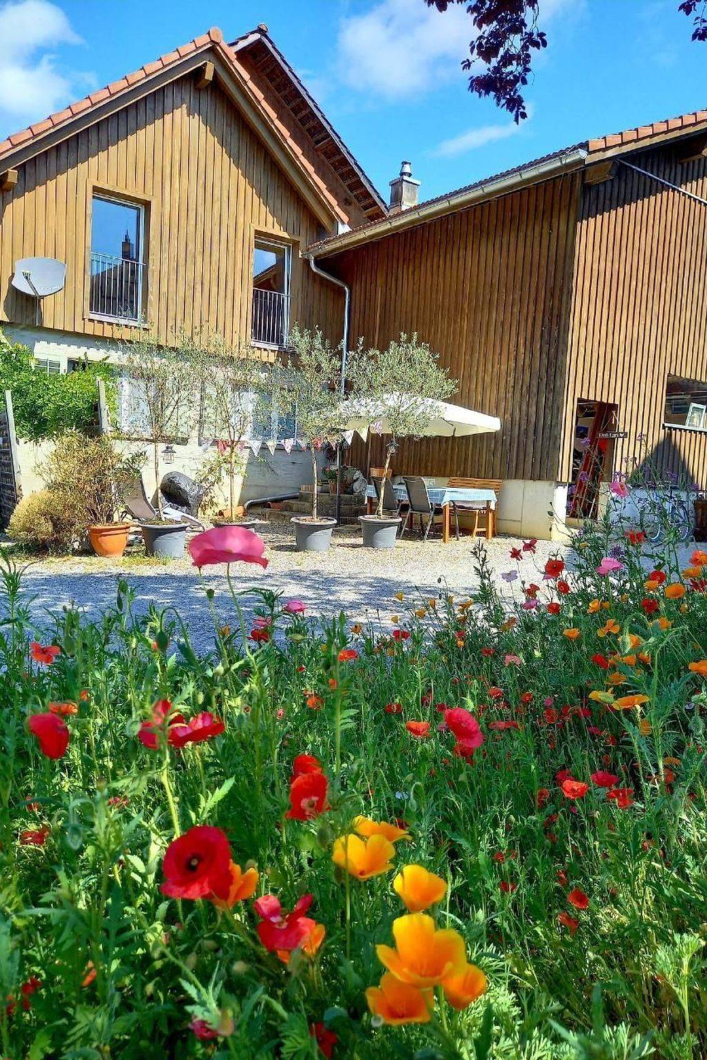 80 M² Apartment ∙ 2 Bedrooms ∙ 4 Guests - Büron