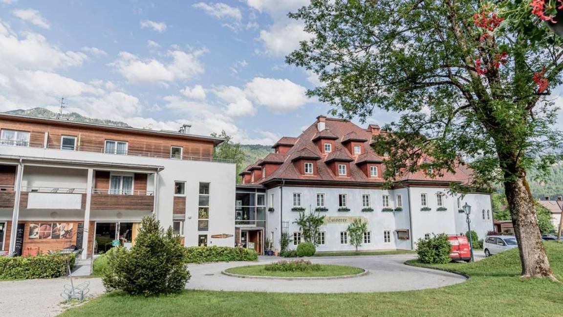 60 M² Hotel ∙ 2 Bedrooms ∙ 4 Guests - Obertraun