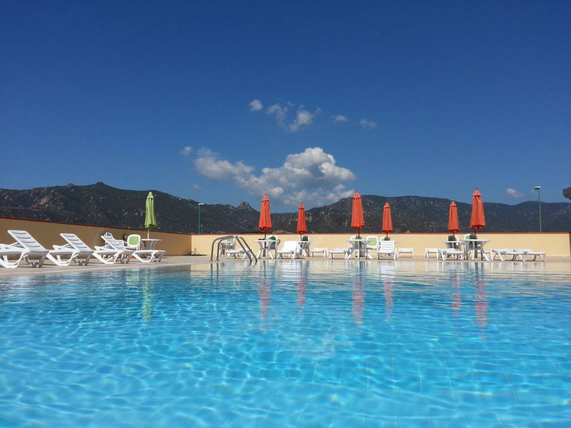 60 M² Ferienhaus ∙ 1 Schlafzimmer ∙ 6 Gäste - Villasimius