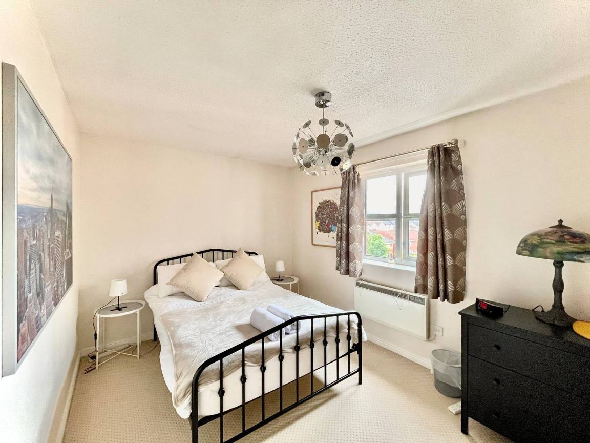 80 M² Apartamento ∙ 3 Habitaciones ∙ 5 Huéspedes - Falkirk