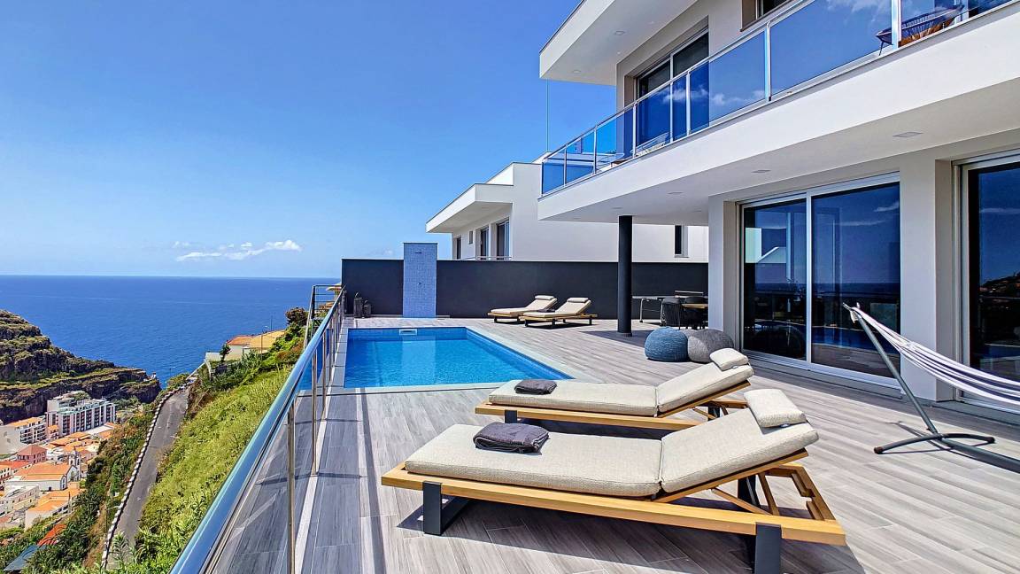 300 M² Ferienhaus ∙ 4 Schlafzimmer ∙ 8 Gäste - Ribeira Brava