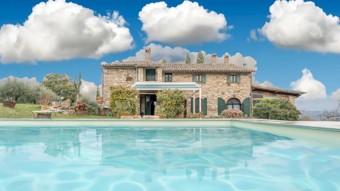 250 M² Villa ∙ 6 Bedrooms ∙ 12 Guests - Todi