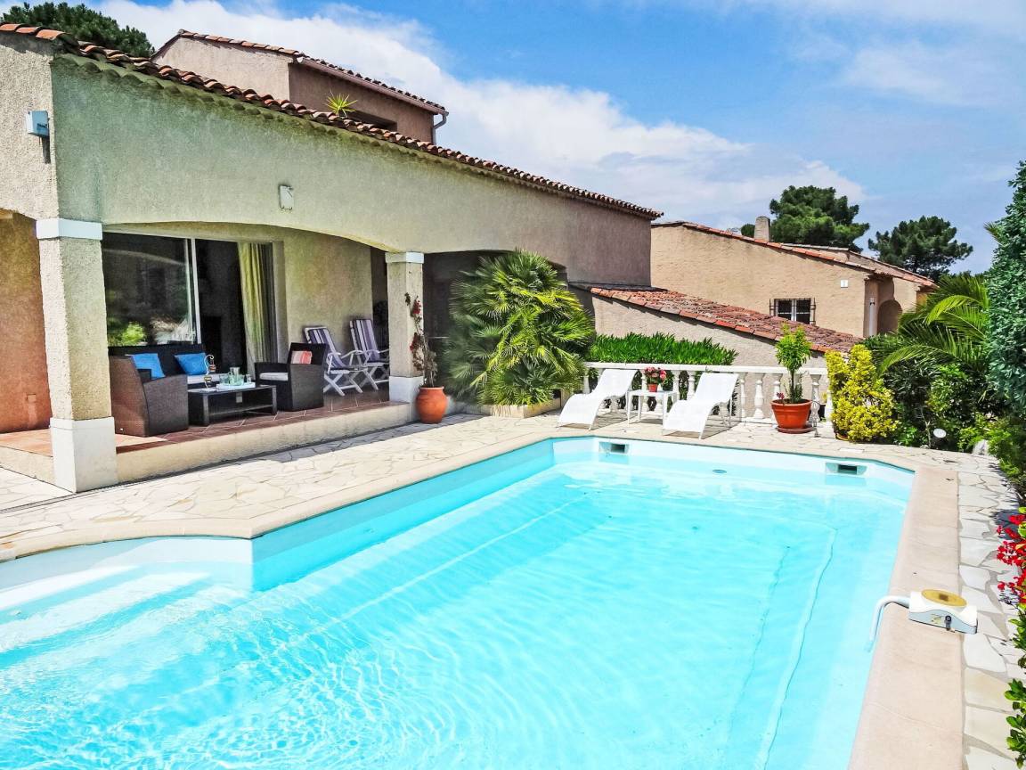 100 M² Résidence De Vacances ∙ 2 Chambres ∙ 6 Personnes - Gassin