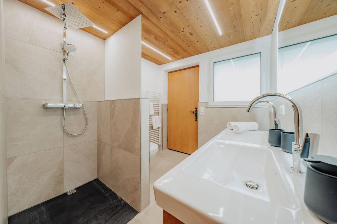 60 M² Ferienwohnung ∙ 2 Schlafzimmer ∙ 4 Gäste - Silbertal