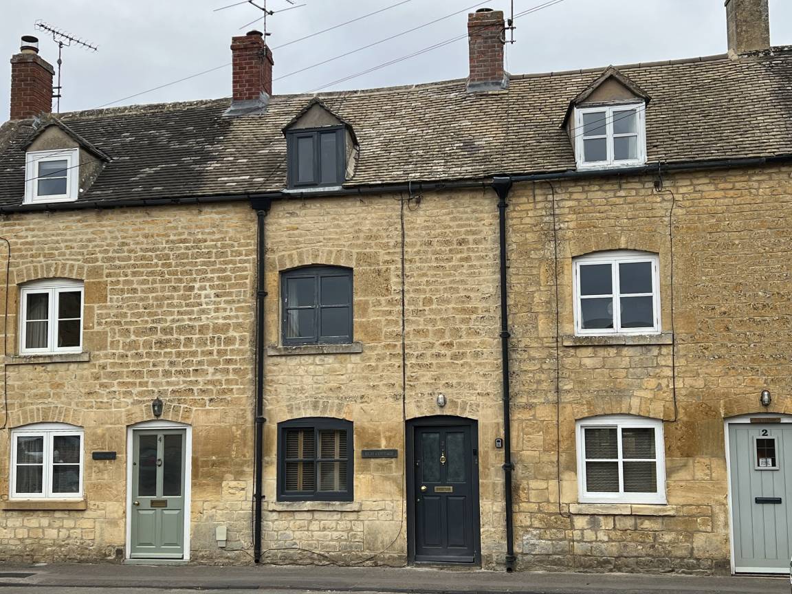 Cottage ∙ 3 Bedrooms ∙ 5 Guests - Broadway