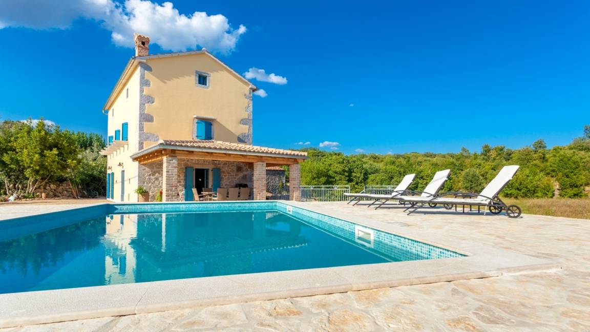 160 M² Villa ∙ 3 Bedrooms ∙ 8 Guests - Krk