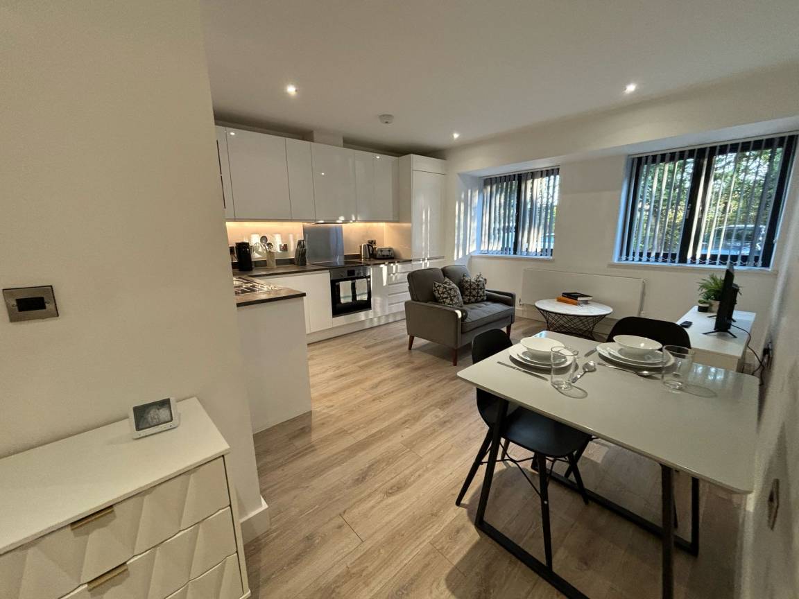 51 M² Apartment ∙ 1 Bedroom ∙ 2 Guests - Solihull