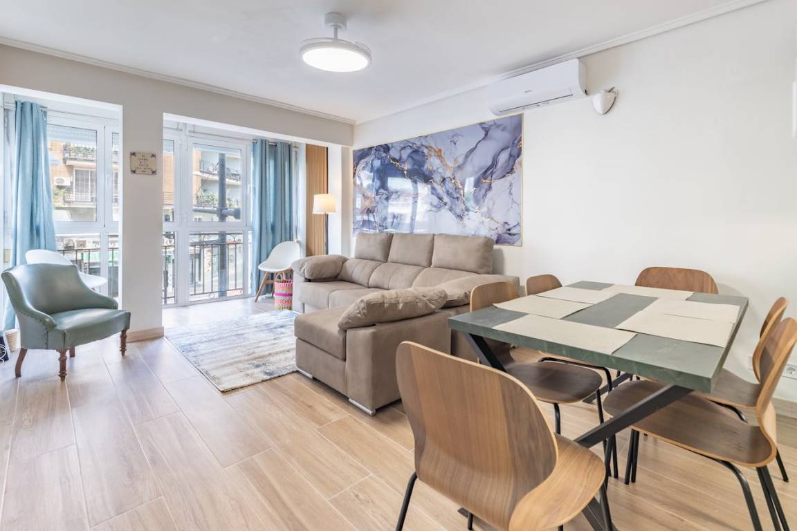 99 M² Apartamento ∙ 4 Habitaciones ∙ 7 Huéspedes - Alboraya