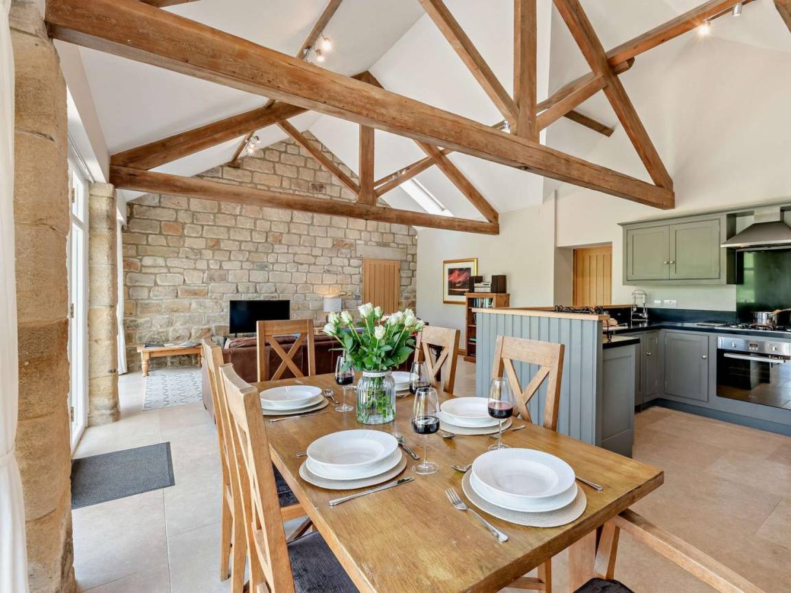 Cottage ∙ 2 Bedrooms ∙ 5 Guests - Bradford