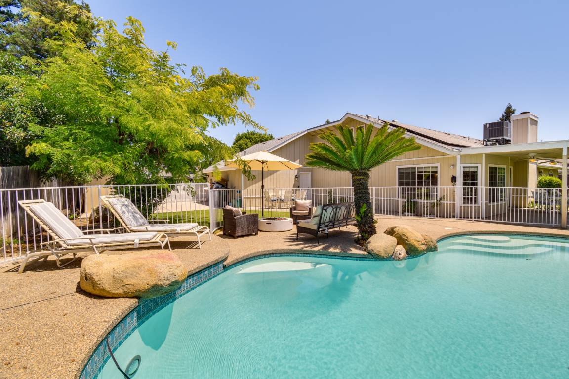 167 M² House ∙ 3 Bedrooms ∙ 6 Guests - Clovis, CA