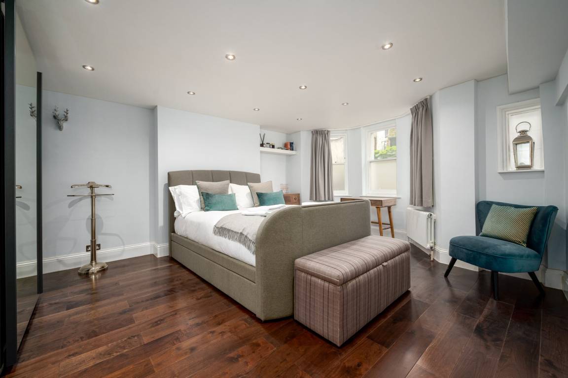 Apartment ∙ 3 Bedrooms ∙ 5 Guests - Enfield, UK