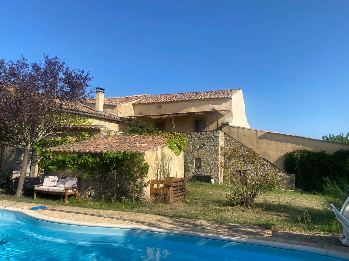 70 M² Huis ∙ 1 Slaapkamer ∙ 3 Gasten - Barjac