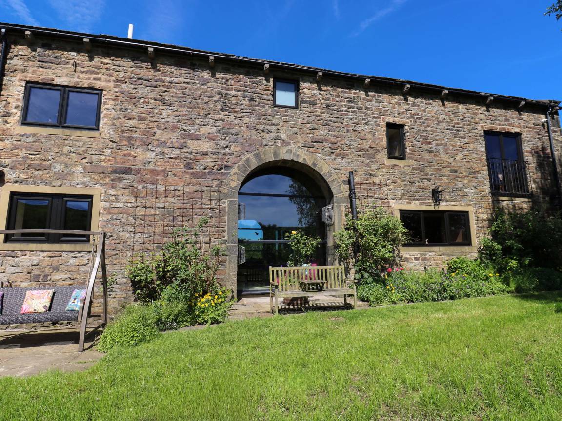Cottage ∙ 5 Bedrooms ∙ 10 Guests - Oldham