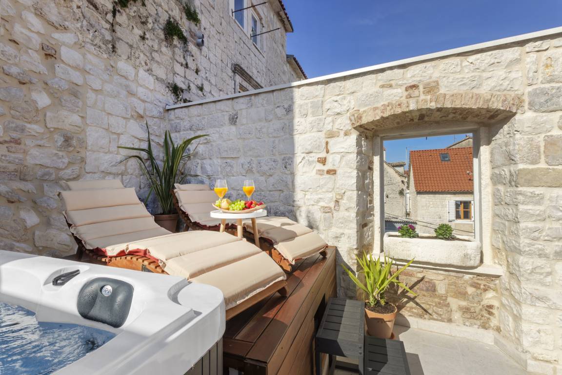 125 M² Hus ∙ 3 Sovrum ∙ 6 Gäster - Trogir