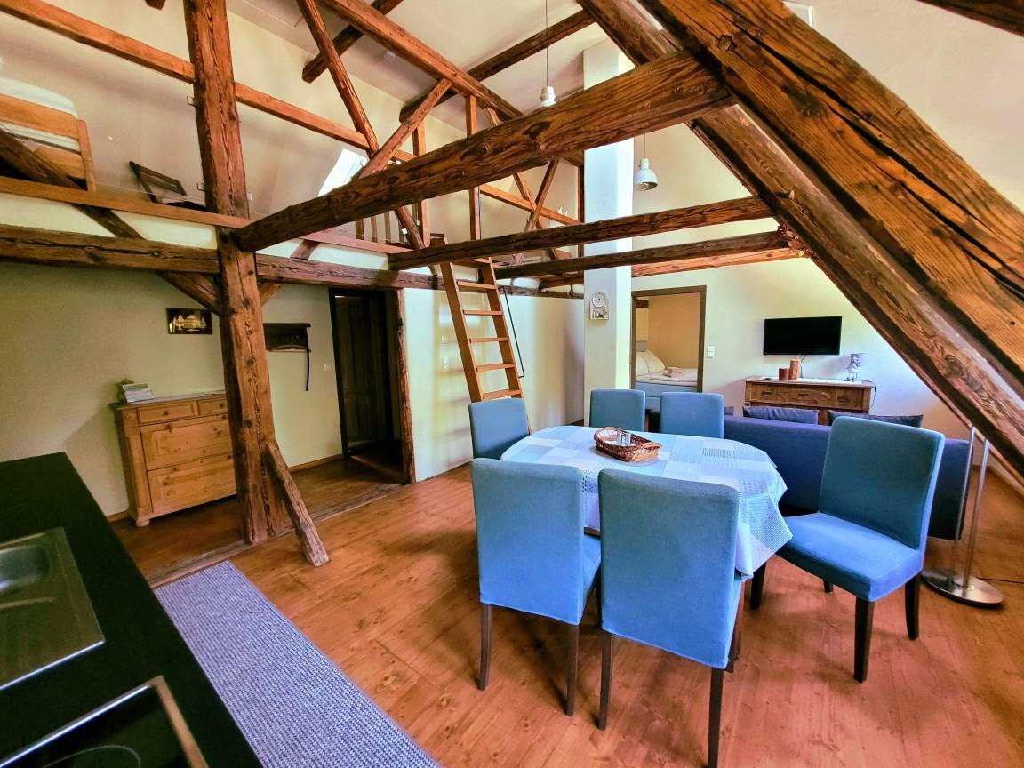 48 M² Ferienwohnung ∙ 2 Schlafzimmer ∙ 6 Gäste - Seifhennersdorf