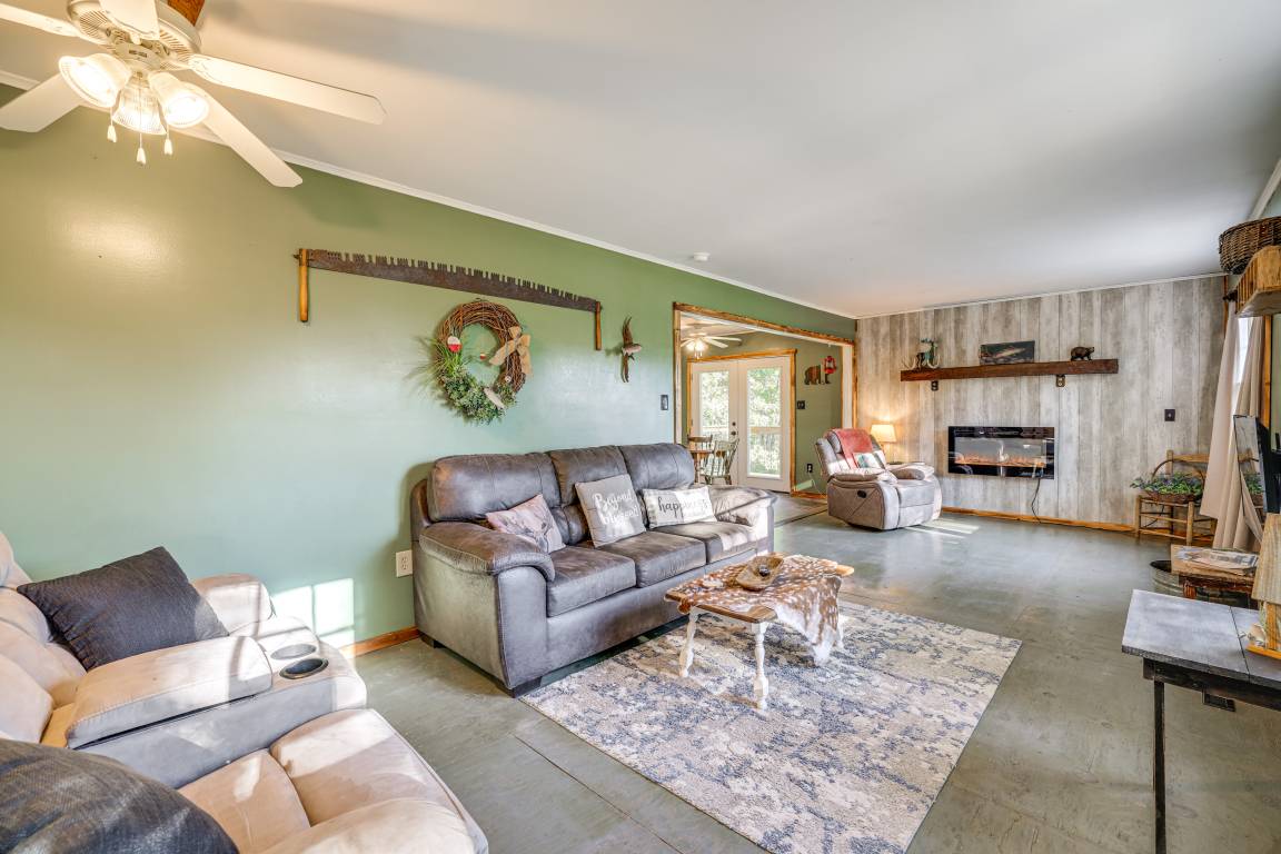 130 M² House ∙ 2 Bedrooms ∙ 6 Guests - Roaring River State Park, Cassville