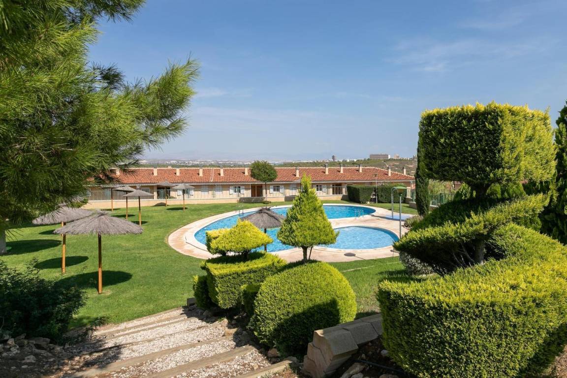 90 M² House ∙ 2 Bedrooms ∙ 4 Guests - Alicante