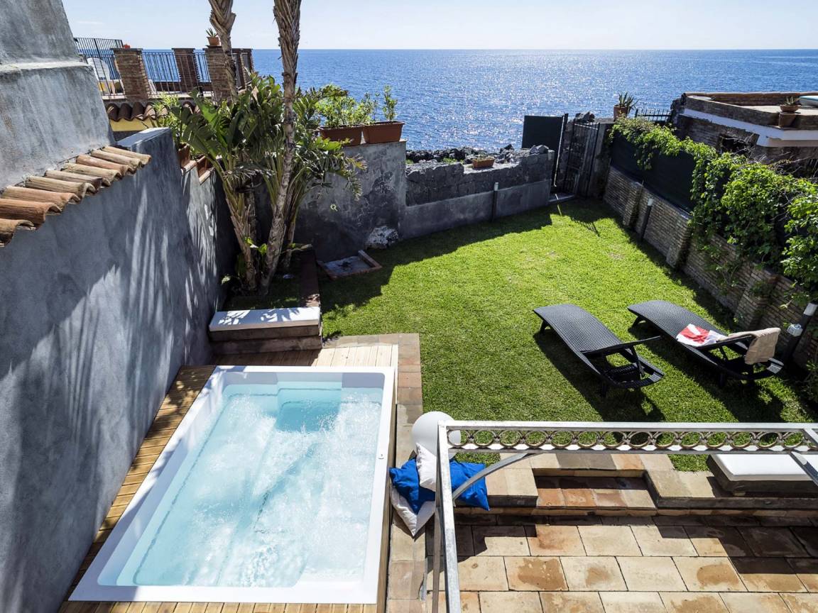 90 M² Villa ∙ 2 Chambres ∙ 4 Personnes - Aci Castello