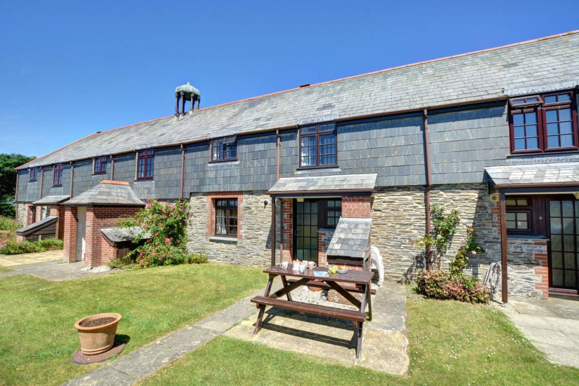 Cottage ∙ 2 Bedrooms ∙ 4 Guests - Constantine Bay