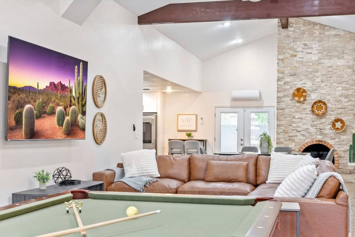 House ∙ 4 Bedrooms ∙ 10 Guests - Phoenix, AZ