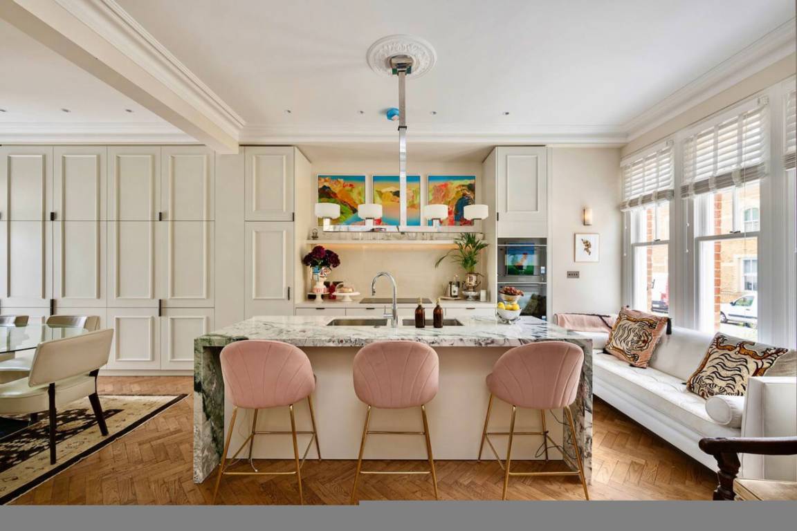 232 M² House ∙ 3 Bedrooms ∙ 8 Guests - London, UK