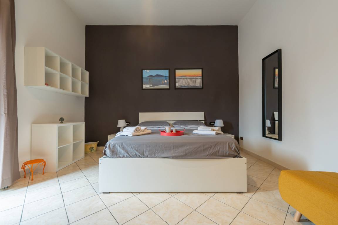 85 M² Ferienwohnung ∙ 2 Schlafzimmer ∙ 5 Gäste - Neapel