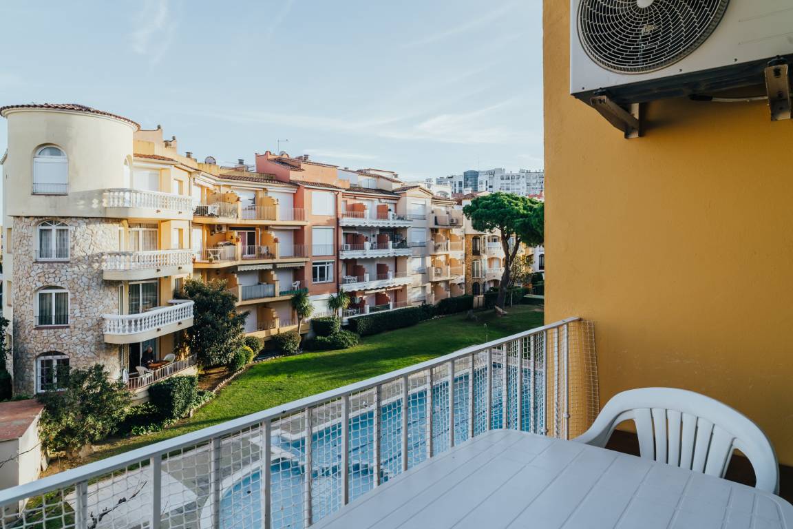 42 M² Apartamento ∙ 2 Habitaciones ∙ 6 Huéspedes - Sant Pere Pescador