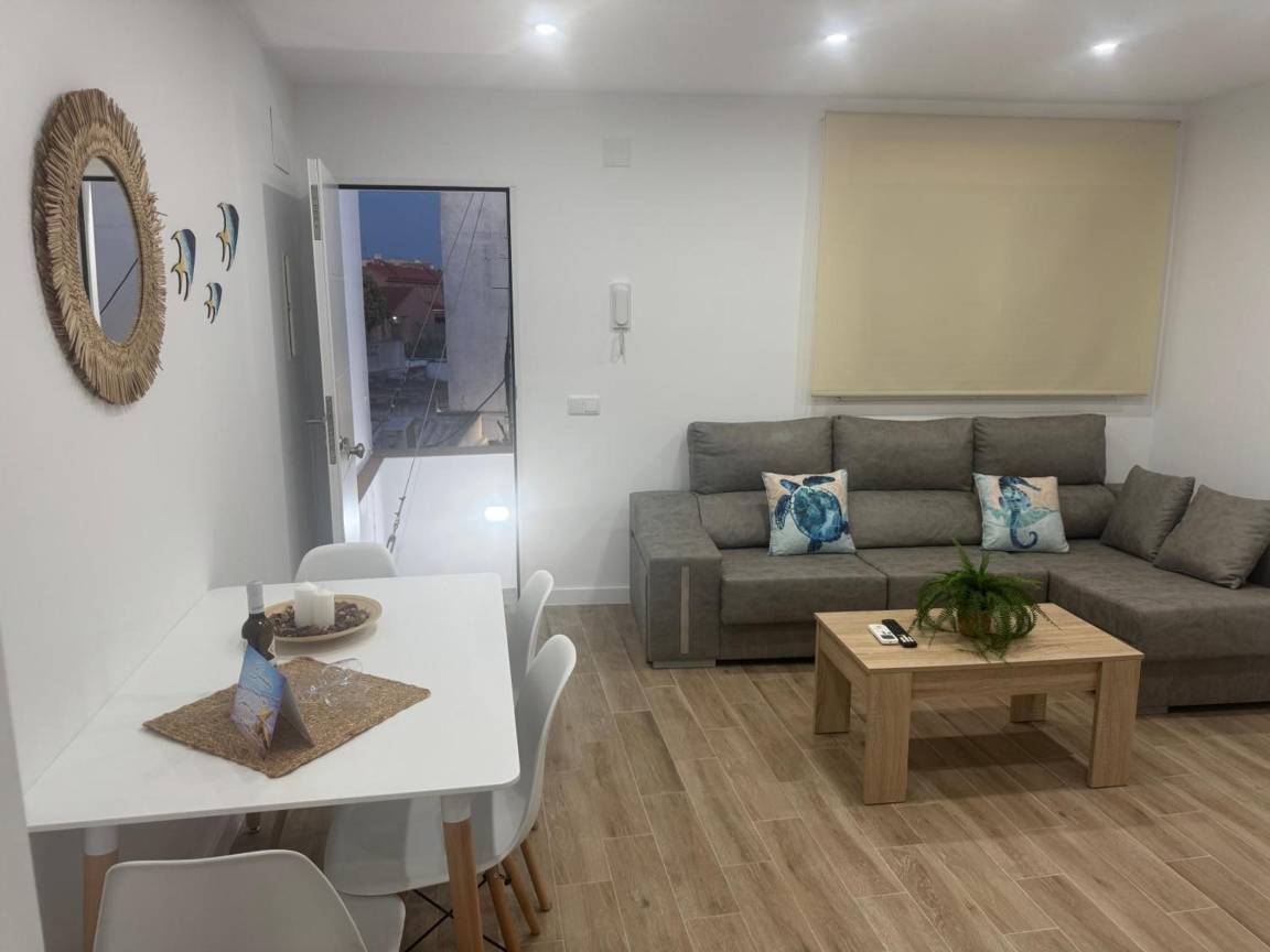 80 M² Apartamento ∙ 3 Habitaciones ∙ 6 Huéspedes - Chipiona