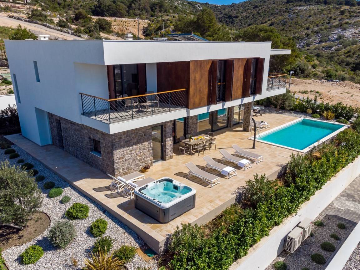 290 M² Villa ∙ 4 Bedrooms ∙ 10 Guests - Primošten