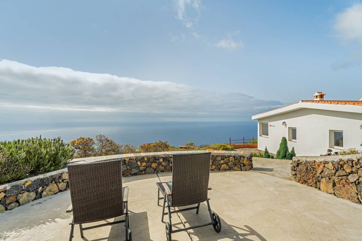 100 M² Apartment ∙ 3 Bedrooms ∙ 4 Guests - Faro de Fuencaliente