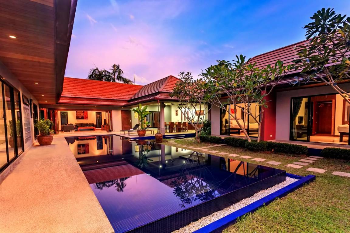 375 M² Villa ∙ 5 Bedrooms ∙ 10 Guests - Phuket
