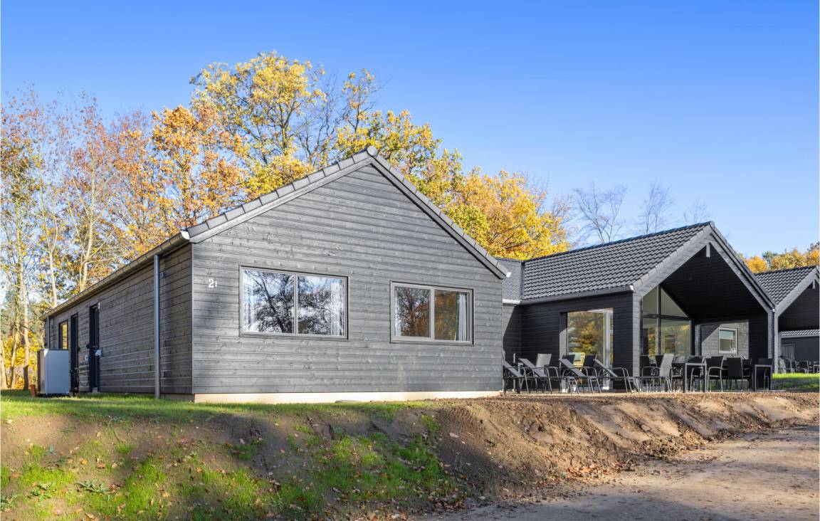 242 M² Ferienhaus ∙ 7 Schlafzimmer ∙ 14 Gäste - Krakow am See