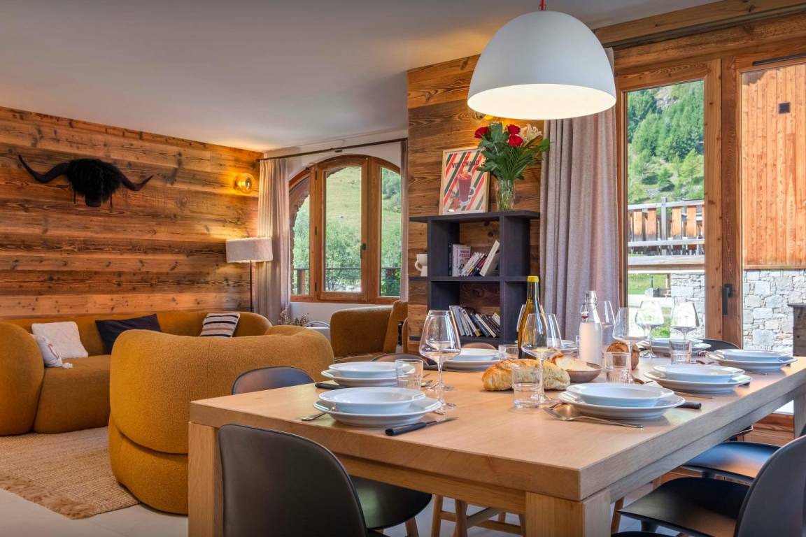 180 M² Chalet ∙ 4 Bedrooms ∙ 8 Guests - Val Thorens