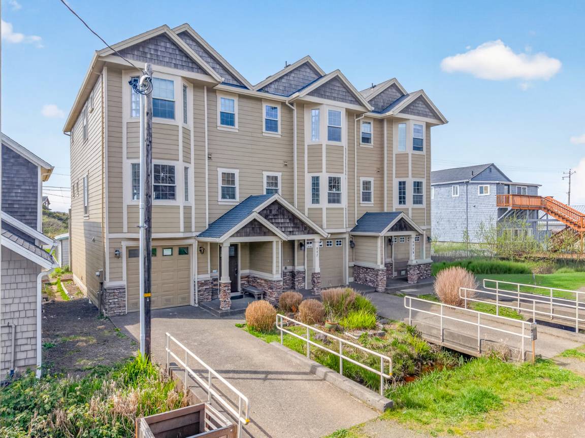 164 M² House ∙ 3 Bedrooms ∙ 8 Guests - Rockaway Beach, OR