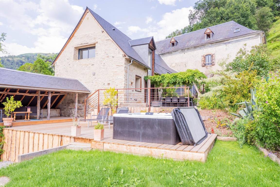 210 M² Gîte ∙ 5 Chambres ∙ 12 Personnes - Lourdes