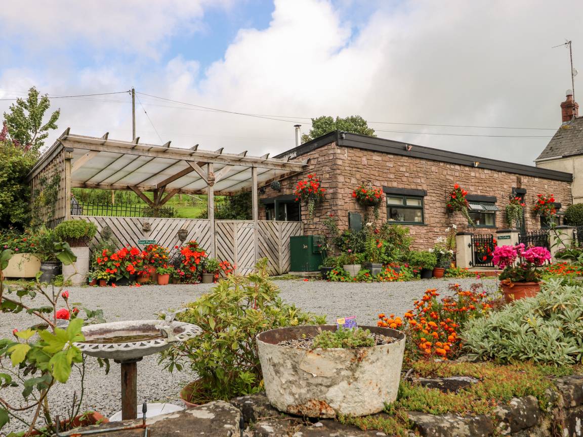Cottage ∙ 2 Bedrooms ∙ 4 Guests - Laugharne