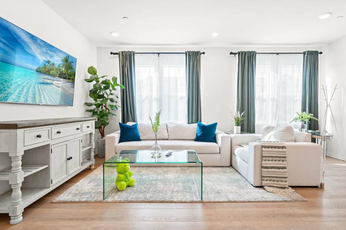 House ∙ 3 Bedrooms ∙ 6 Guests - Ontario, CA