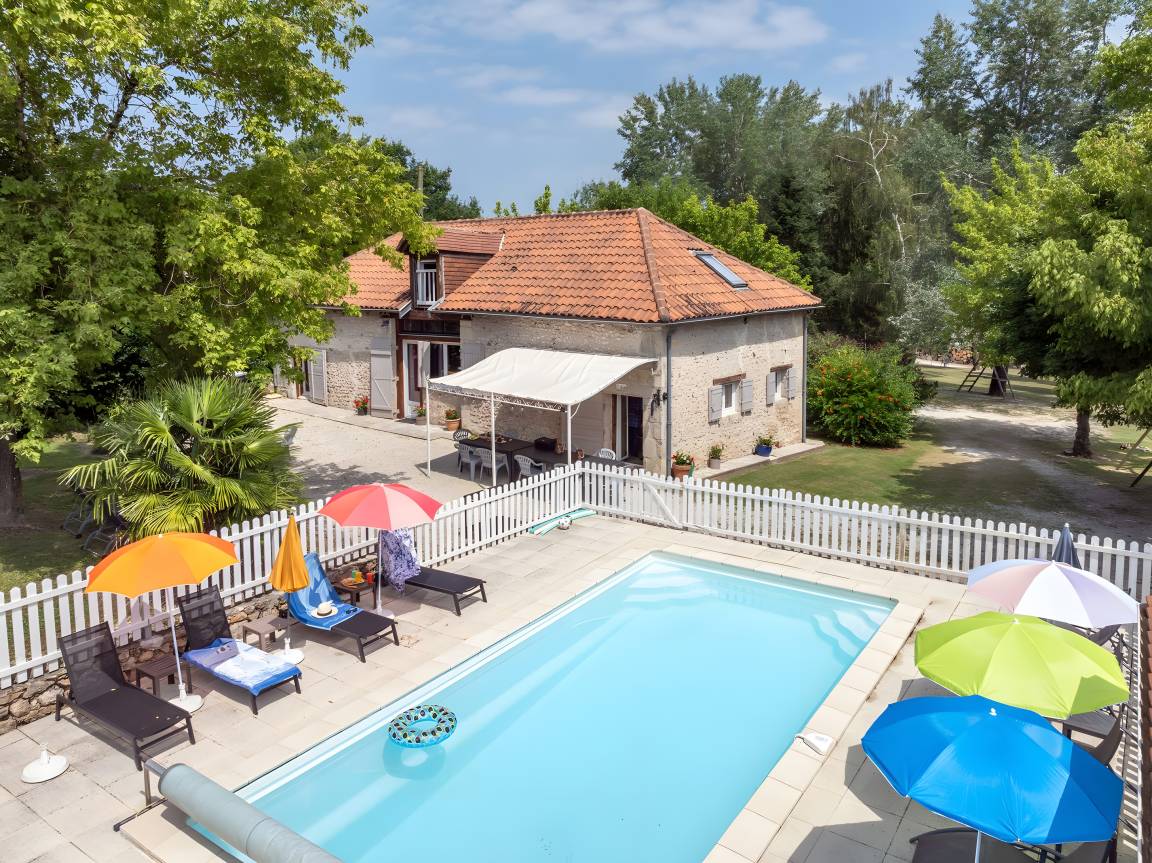 170 M² Maison De Vacances ∙ 5 Chambres ∙ 12 Personnes - Dordogne