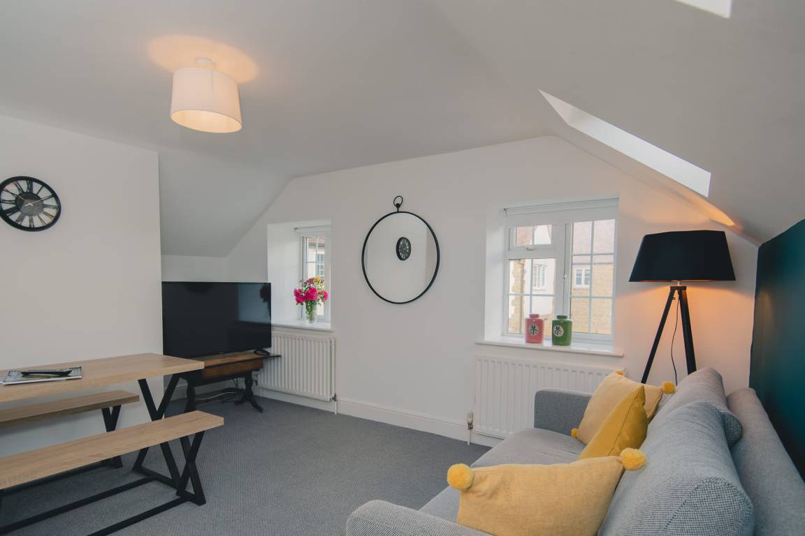 73 M² House ∙ 2 Bedrooms ∙ 4 Guests - Banbury
