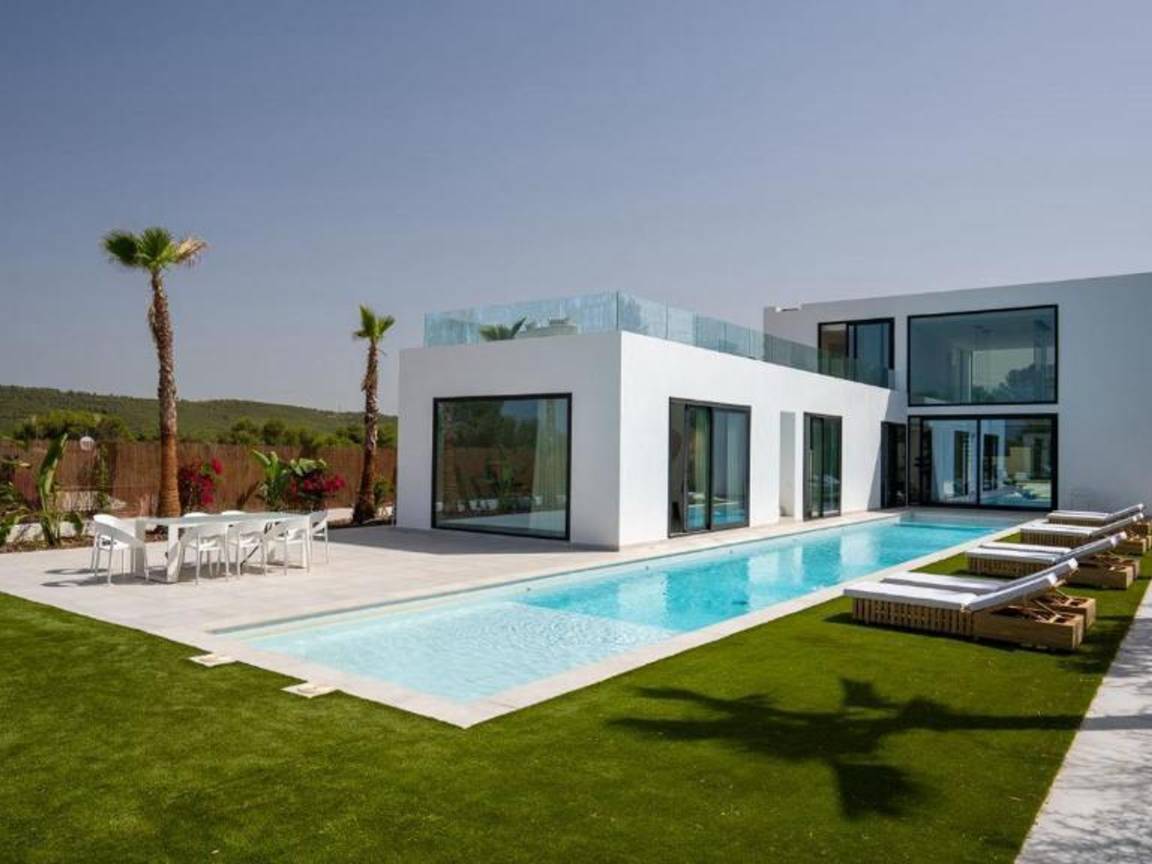 400 M² Villa ∙ 4 Bedrooms ∙ 14 Guests - Sitges