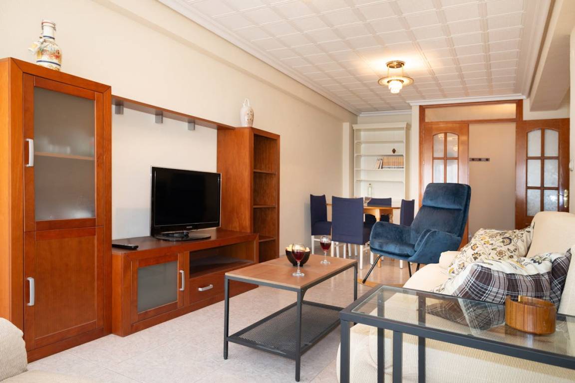 90 M² Apartment ∙ 3 Bedrooms ∙ 5 Guests - Seville