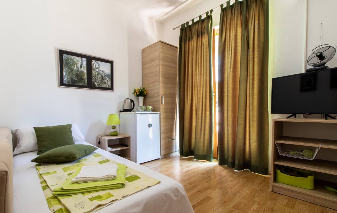 11 M² Ferienhaus ∙ 1 Schlafzimmer ∙ 1 Gast - Neum