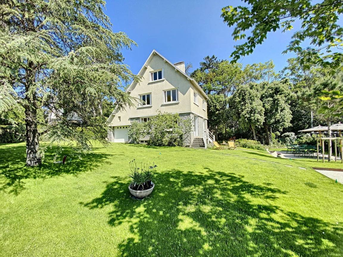 200 M² House ∙ 5 Bedrooms ∙ 10 Guests - Jullouville
