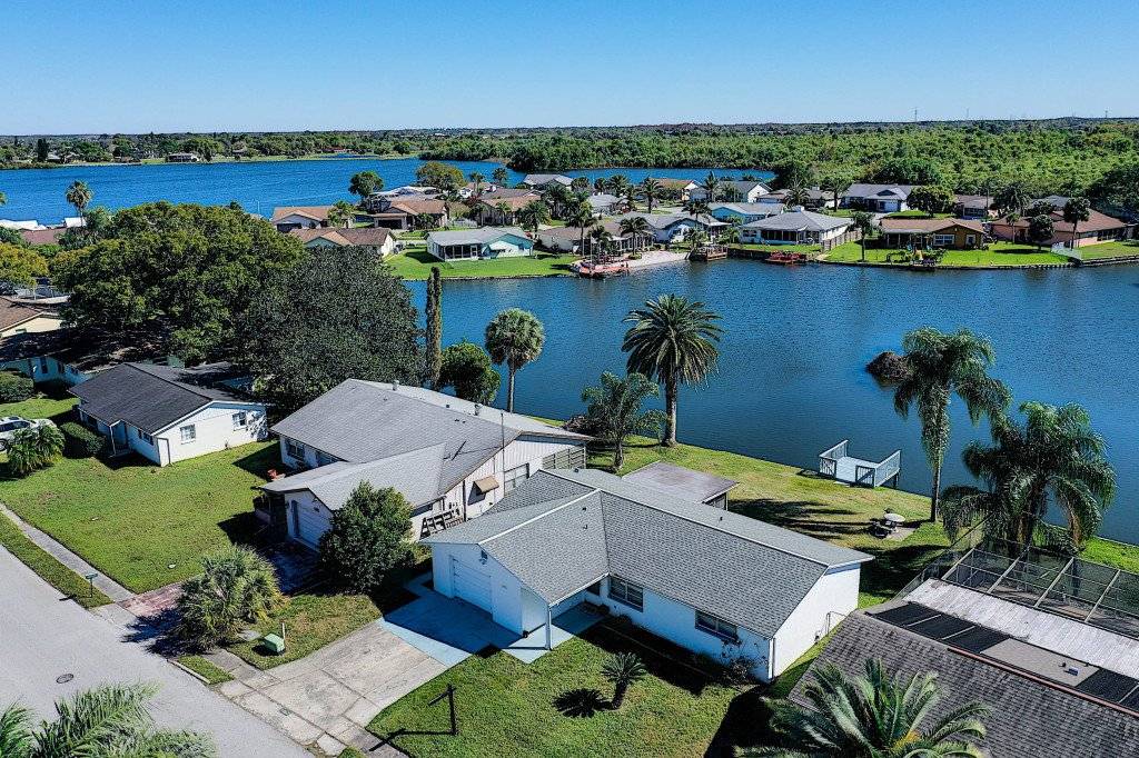 90 M² House ∙ 2 Bedrooms ∙ 4 Guests - Holiday, FL